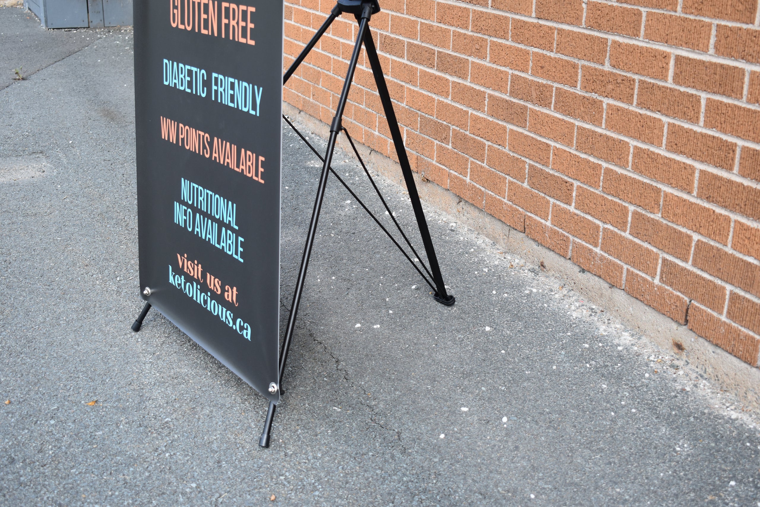 Custom Stand-up Banners | EurekaTec